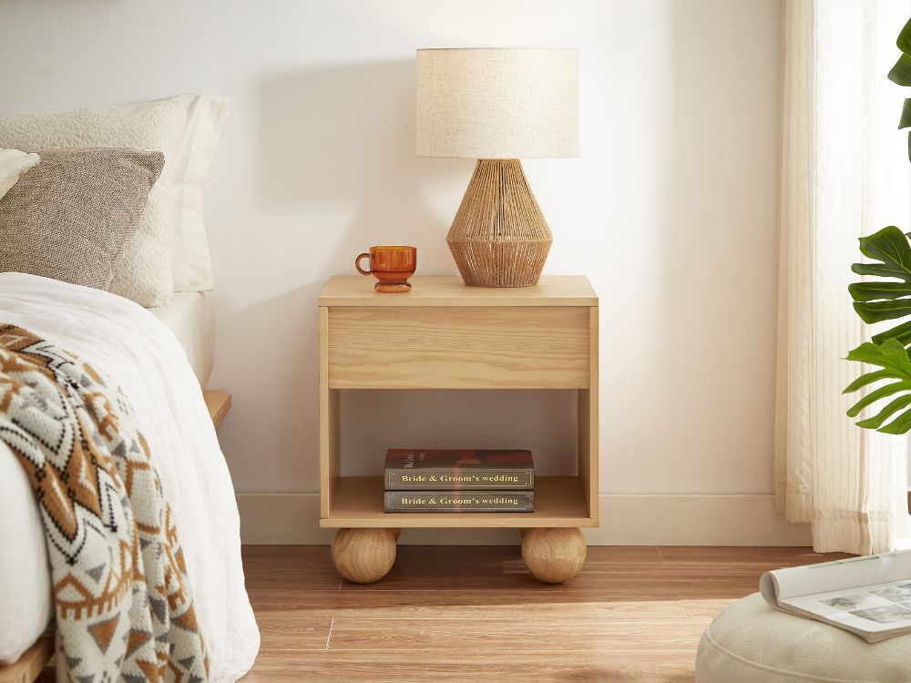 Ballico Bedside Table - Oak – Lifely